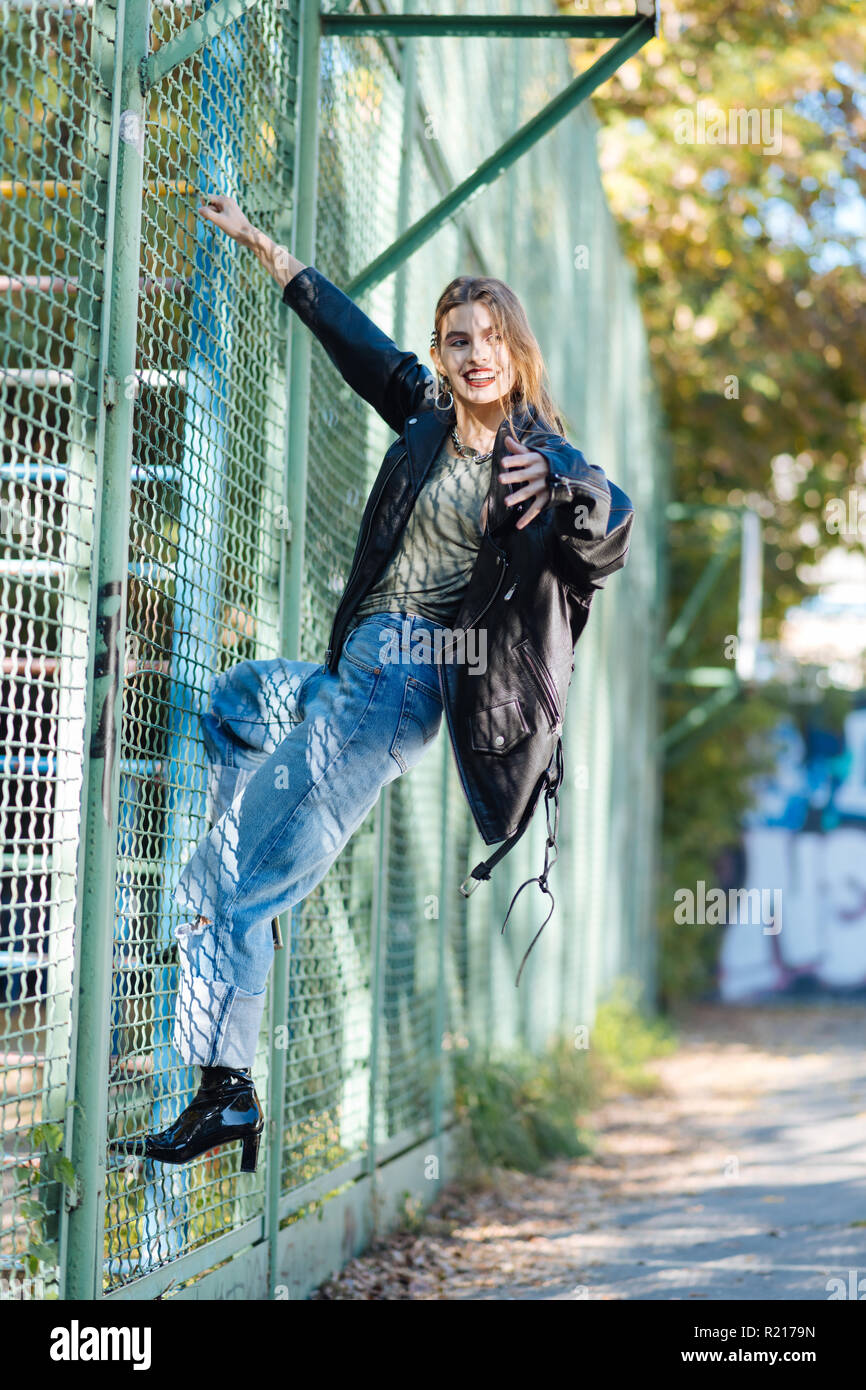 Urban pose fashion photoshoot model hi-res stock photography and images ...