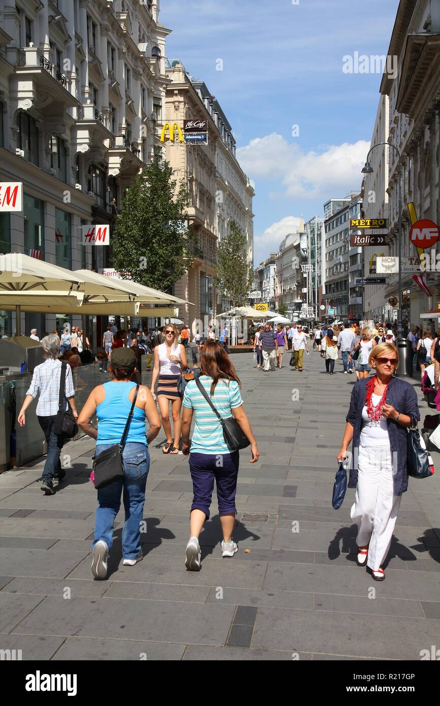 VIENNA - SEPTEMBER 5: People stroll on September 5, 2011 in Kartner ...