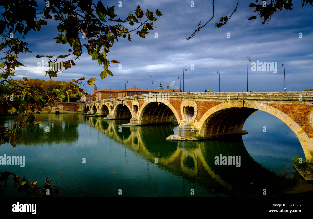 La garonne river hi-res stock photography and images - Alamy