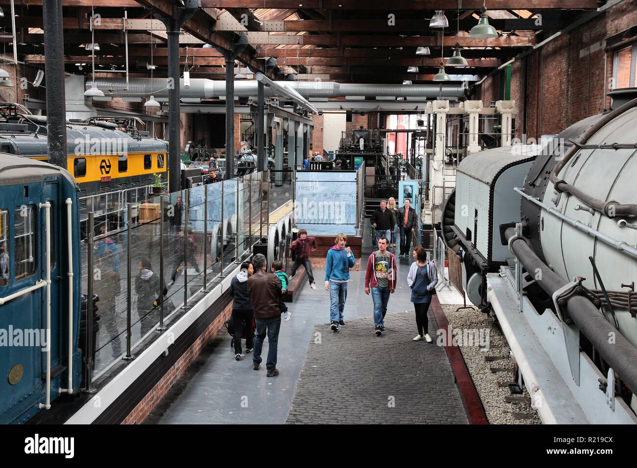 Old museum of science and industry hi-res stock photography and images ...