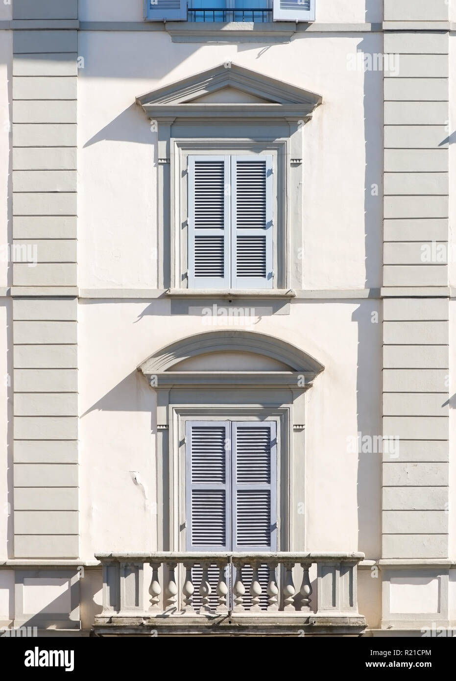 Balcony and arch hi-res stock photography and images - Alamy
