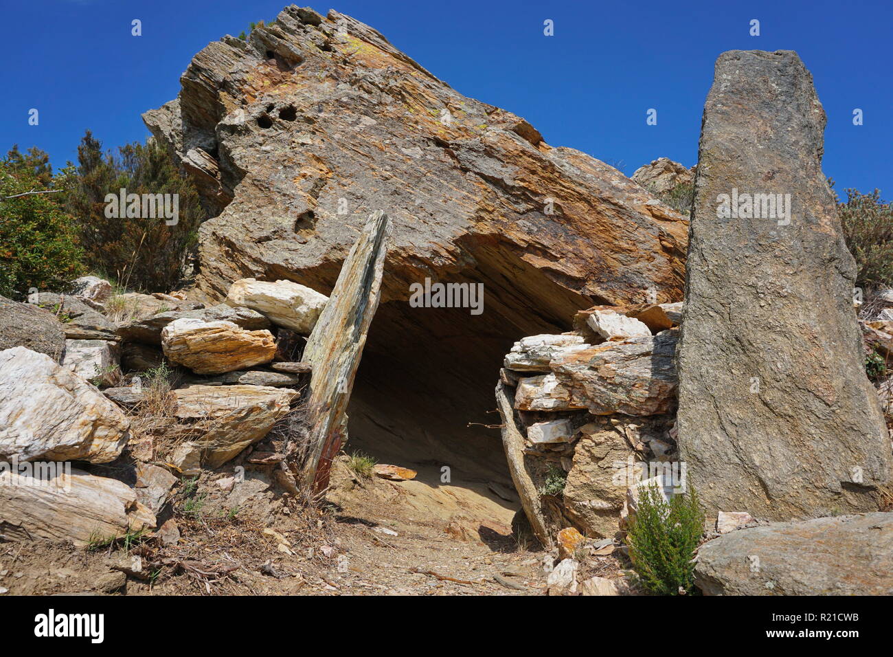 Neolithic cave hi-res stock photography and images - Alamy