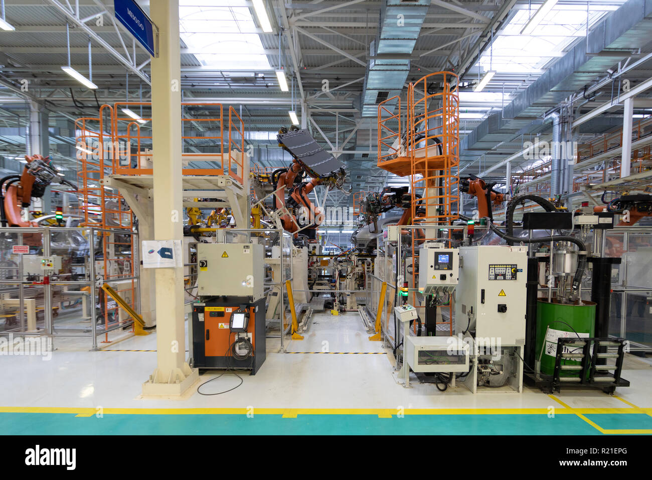 Automotive Assembly Plant Stock Photos & Automotive Assembly Plant ...