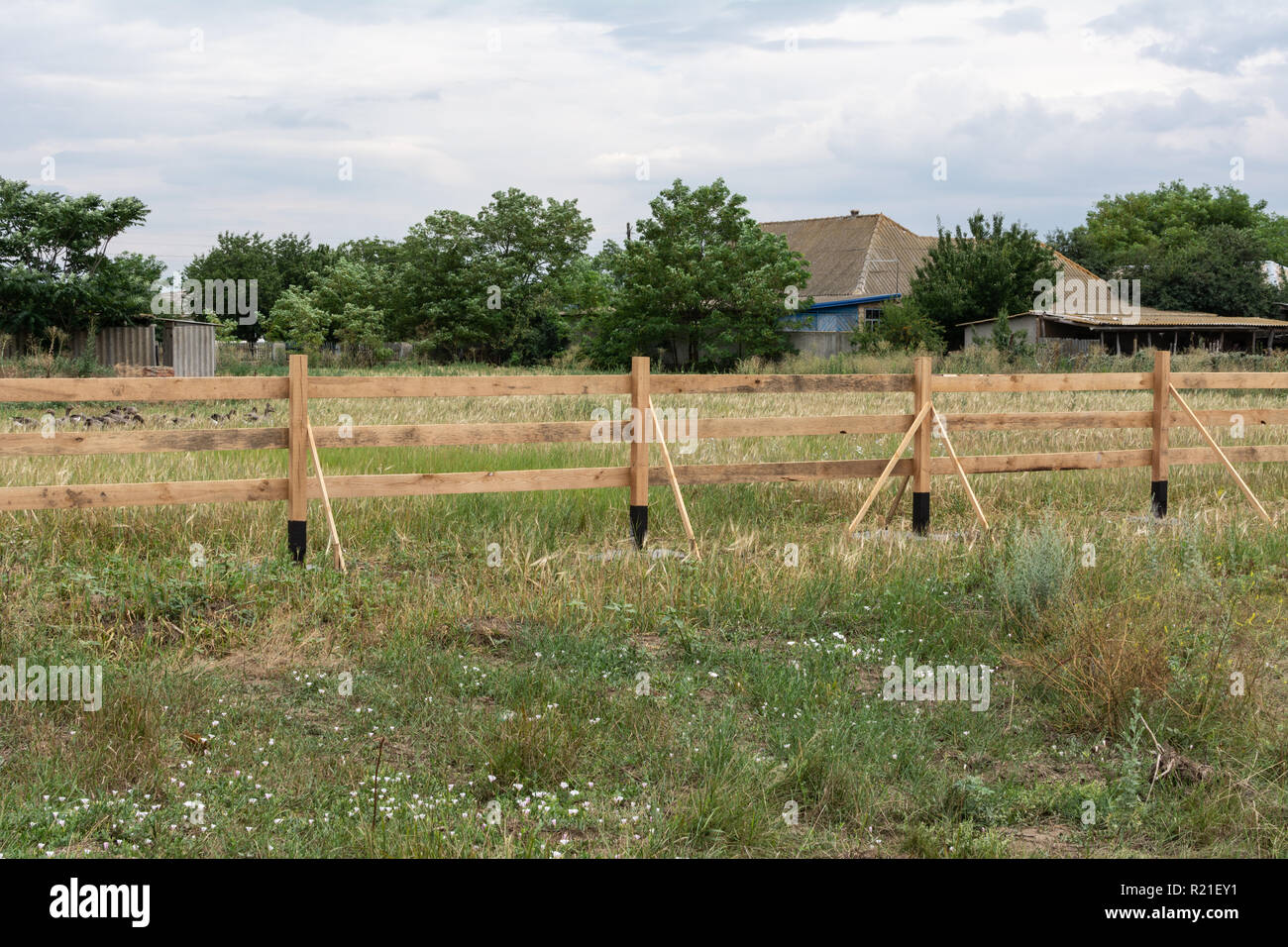 Western style ranch fence hi-res stock photography and images - Alamy