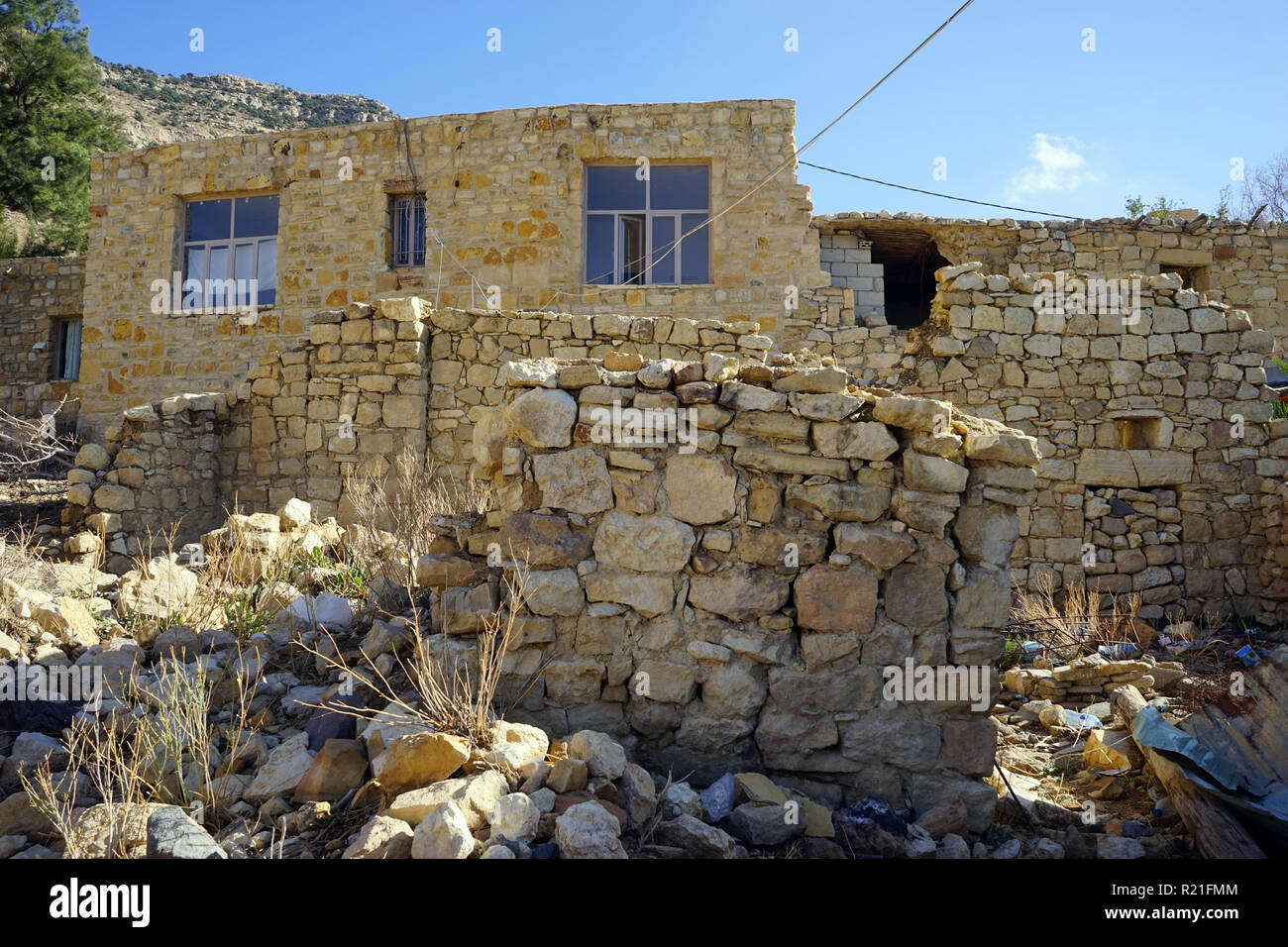 Ruins of old stone house in Dana village, Jordan Stock Photo - Alamy