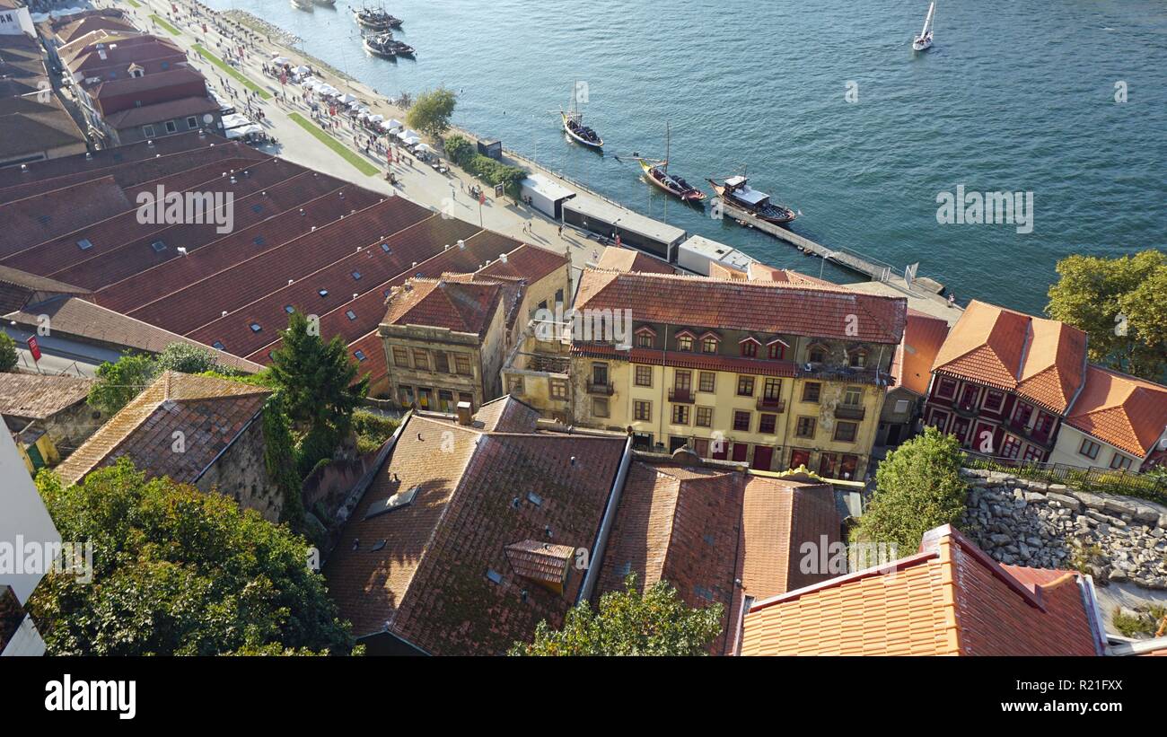 douro riverside residential houses in porto in portugal Stock Photo - Alamy