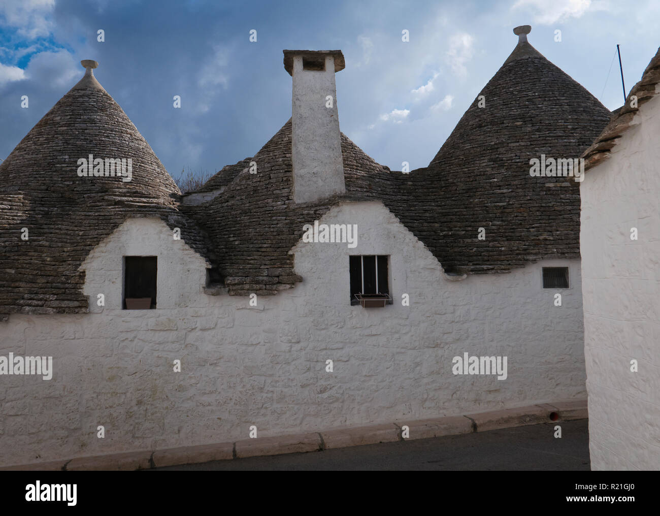 Ancient build home hi-res stock photography and images - Alamy