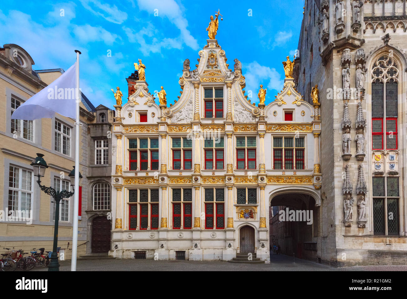 Brugge burg square hi-res stock photography and images - Alamy