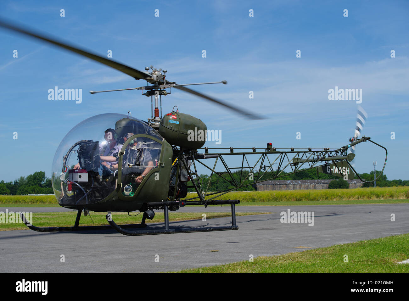 Bell 47 helicopter engine hi-res stock photography and images - Alamy