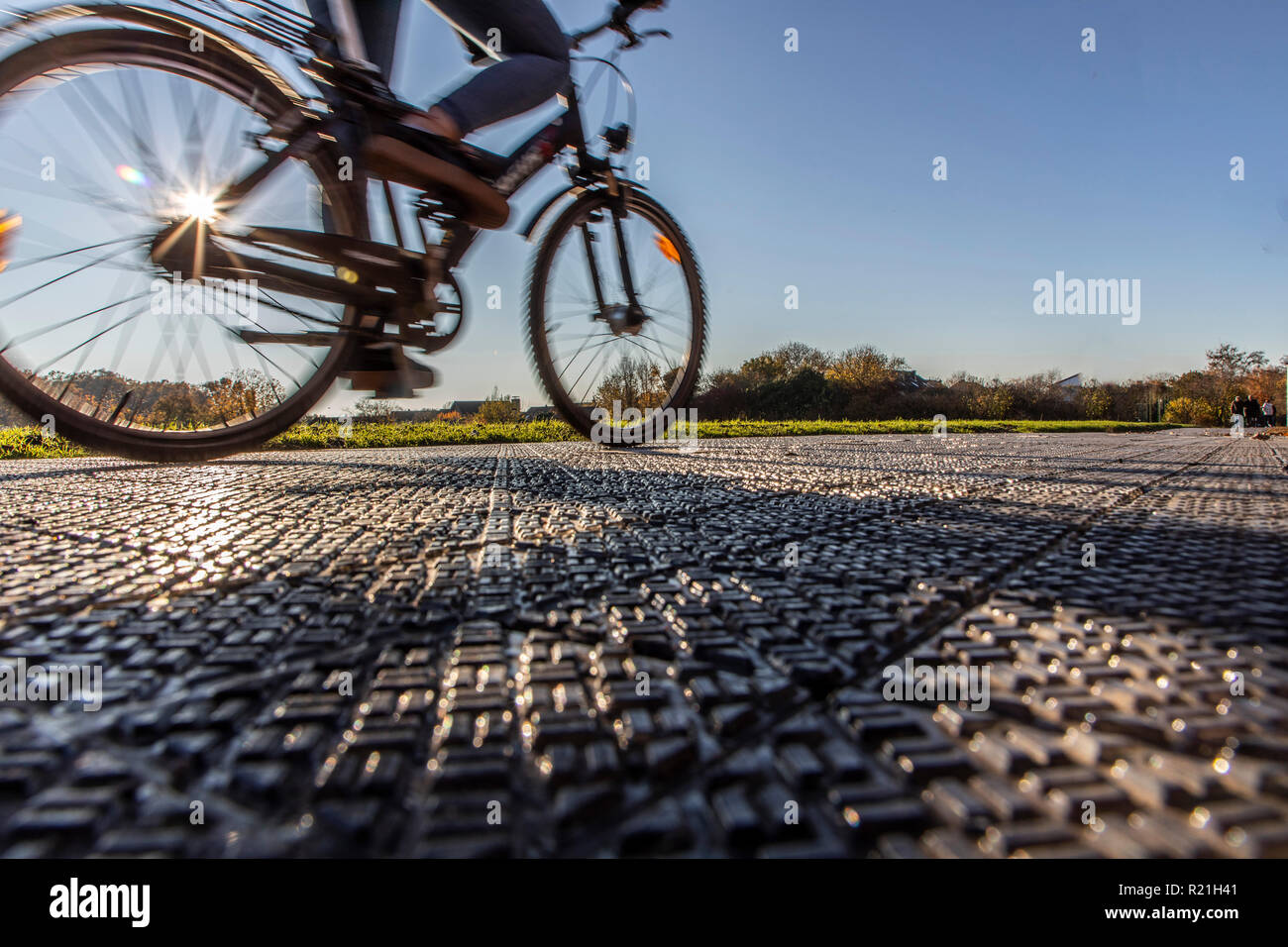 First solar cycle path in Germany, in Erftstadt, a 90 meter long test ...