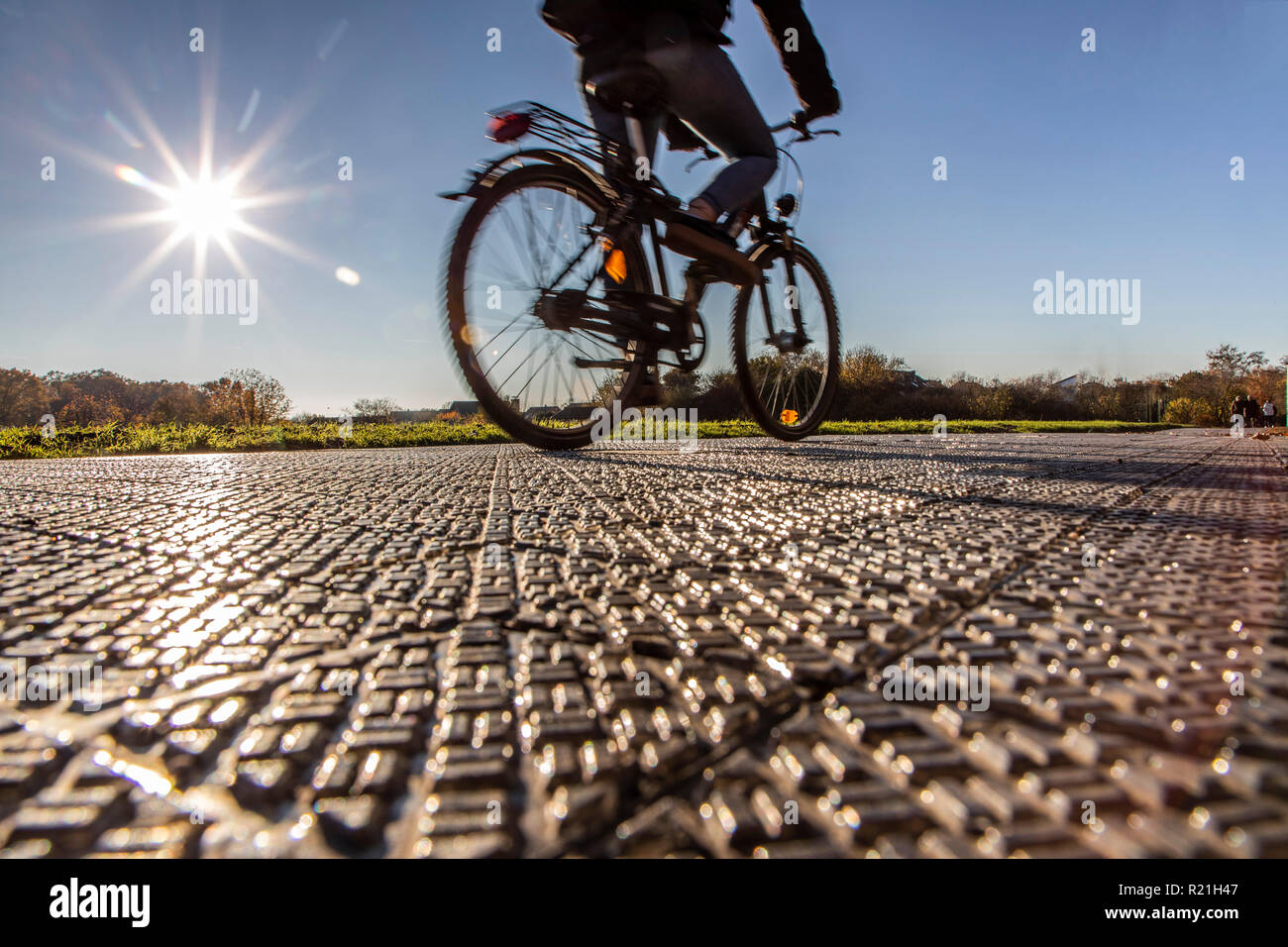 First solar cycle path in Germany, in Erftstadt, a 90 meter long test ...