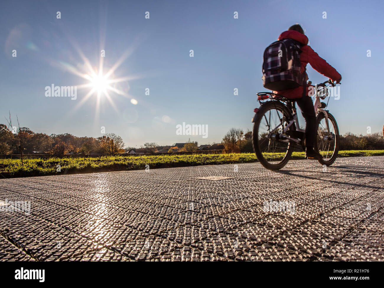 First solar cycle path in Germany, in Erftstadt, a 90 meter long test ...