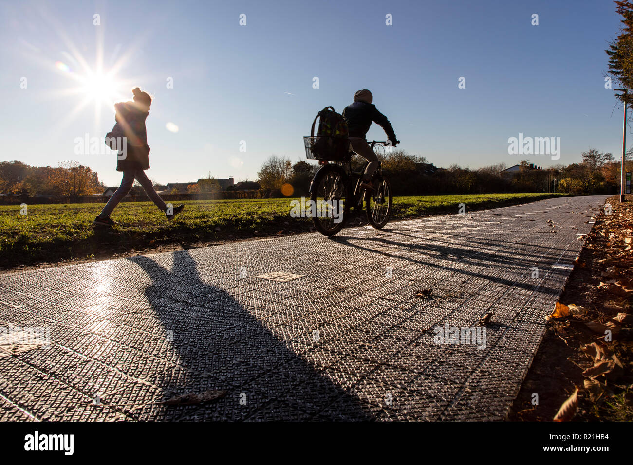First solar cycle path in Germany, in Erftstadt, a 90 meter long test ...