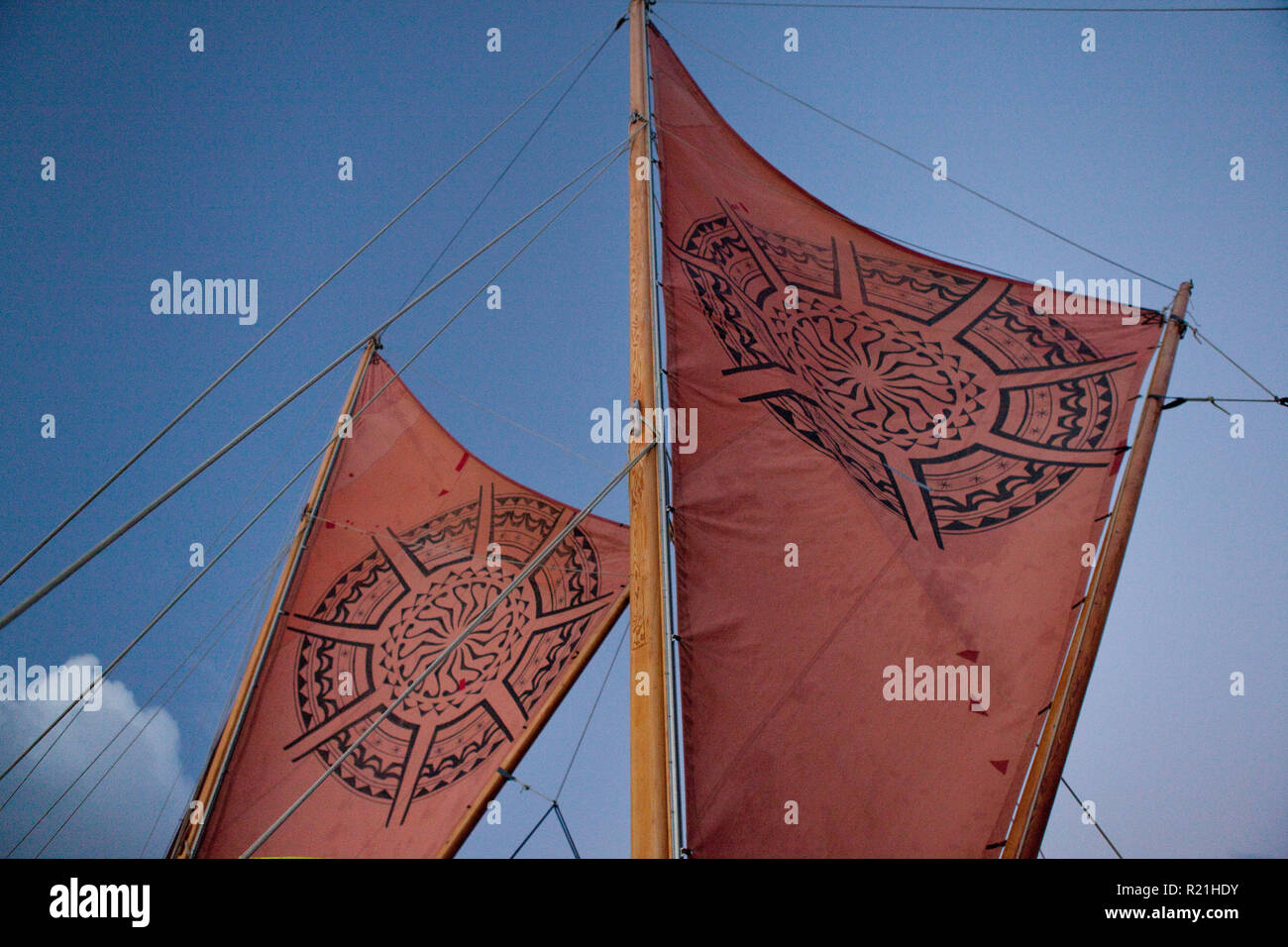 Polynesia traditional canoe with sails hi-res stock photography and ...