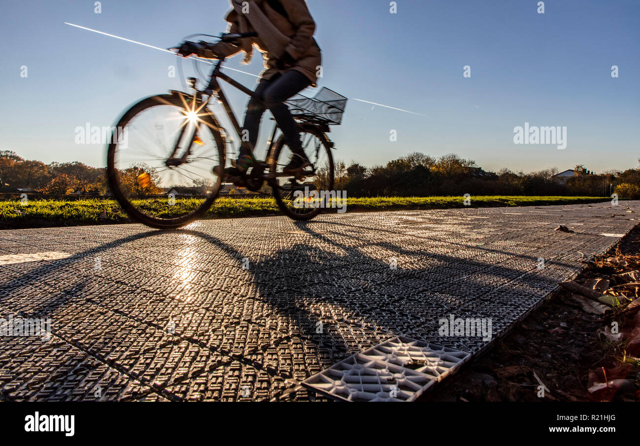 First solar cycle path in Germany, in Erftstadt, a 90 meter long test ...