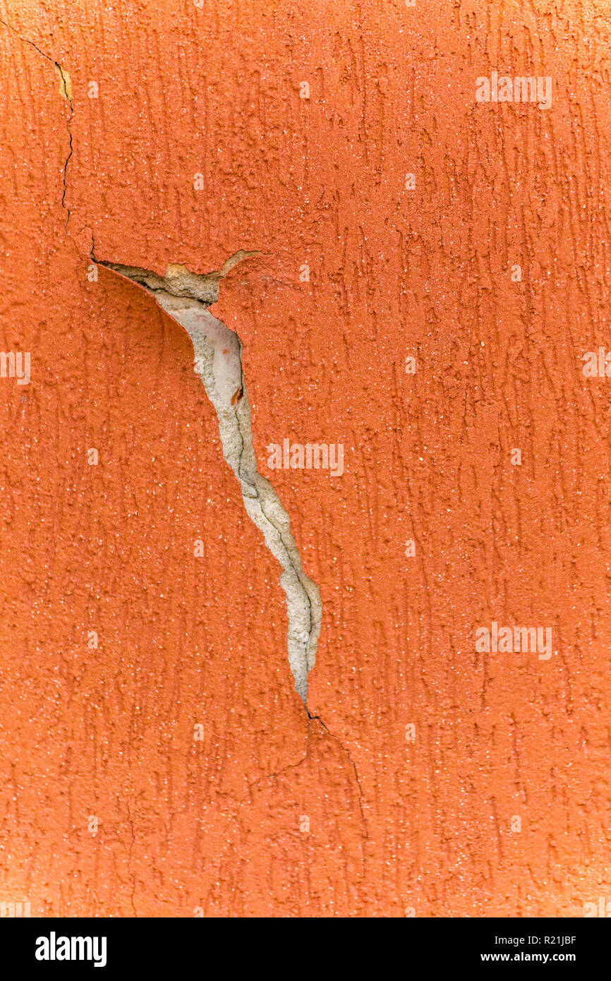 Crack in the plaster hi-res stock photography and images - Alamy