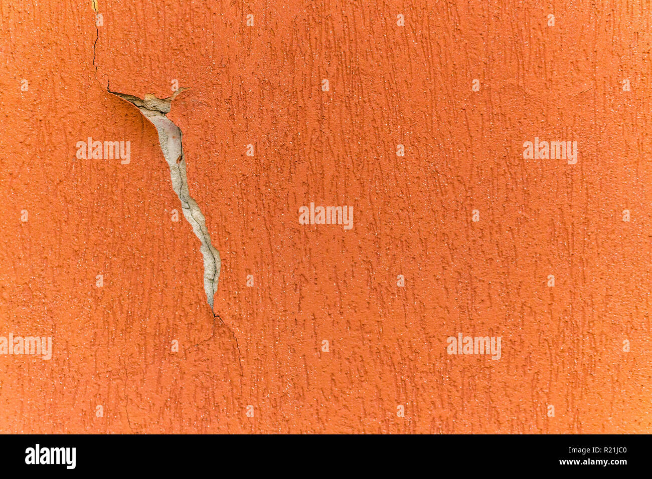 Crack in the plaster hi-res stock photography and images - Alamy