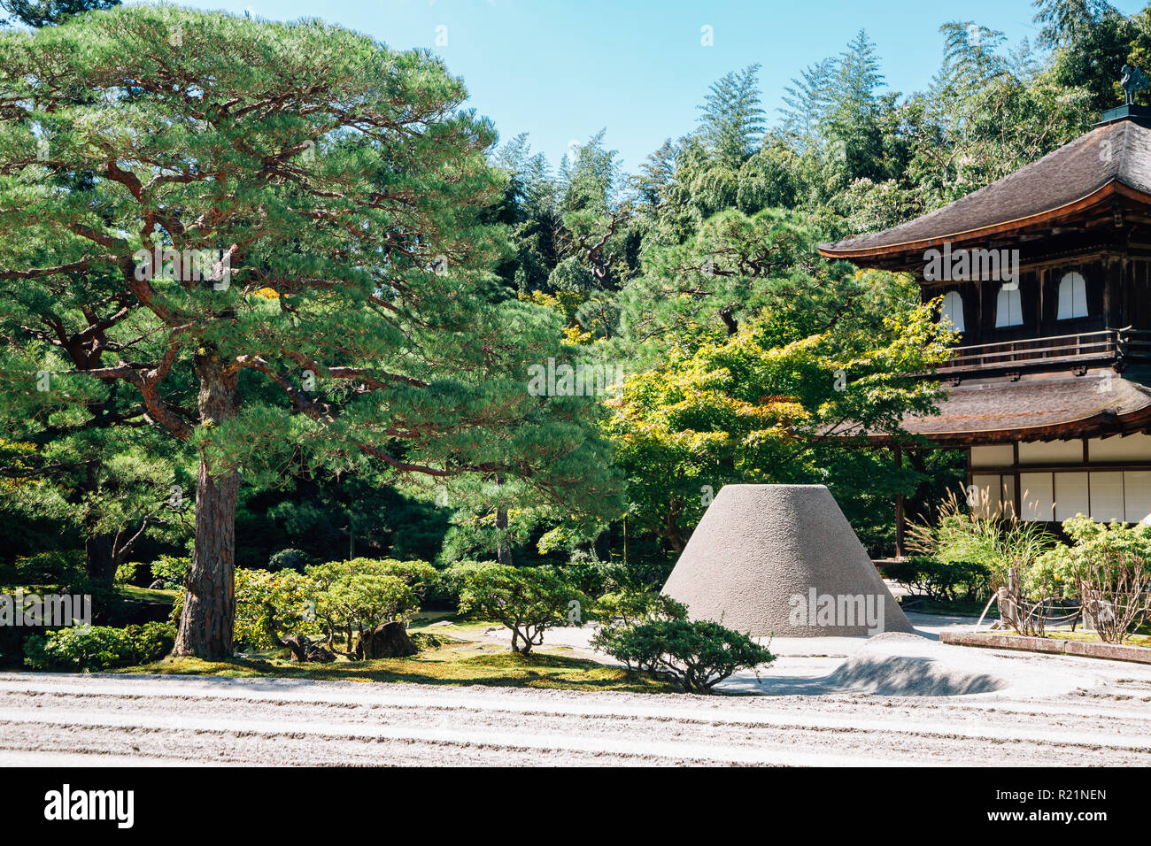 Silver pagoda japan hi-res stock photography and images - Alamy