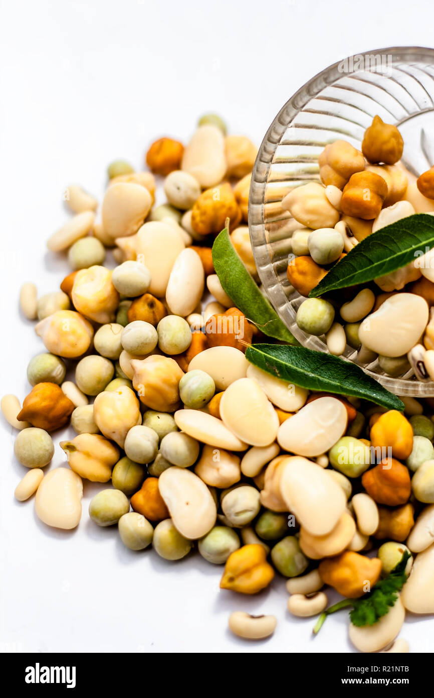 Yellow brown pulses hi-res stock photography and images - Alamy