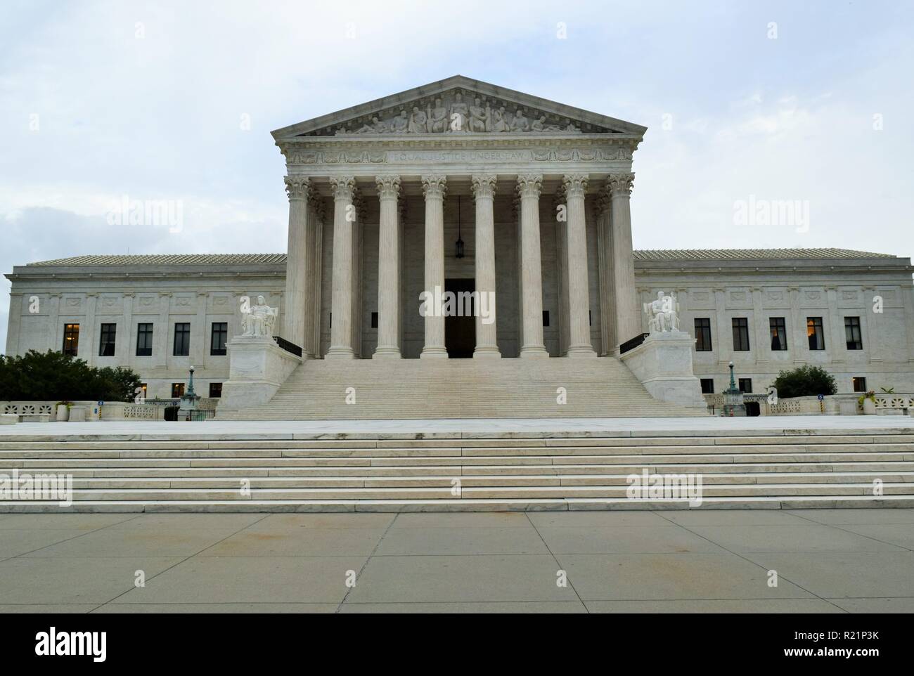 The Supreme Court Building Stock Photo - Alamy