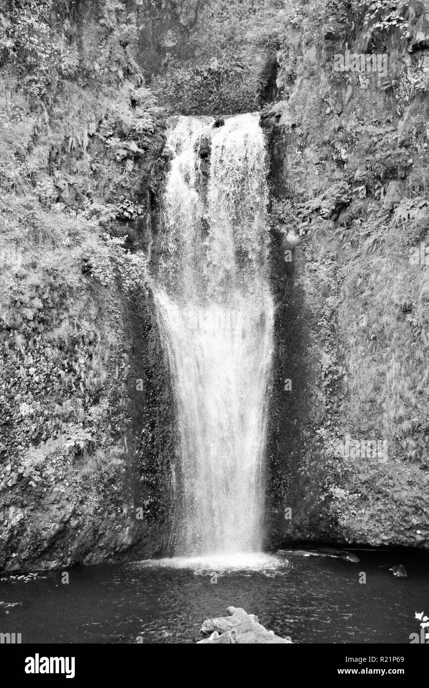 Water fall black and white hi-res stock photography and images - Alamy