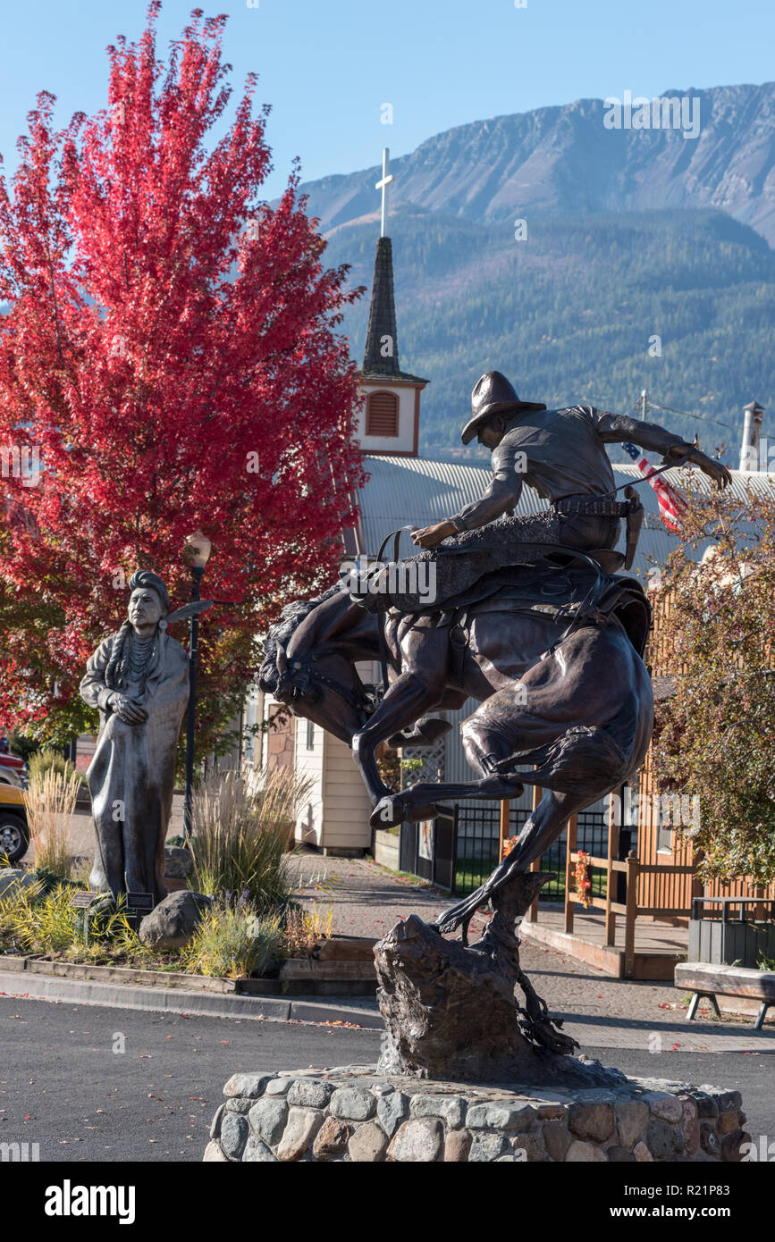 Bronze statues in downtown Joseph, Oregon Stock Photo - Alamy