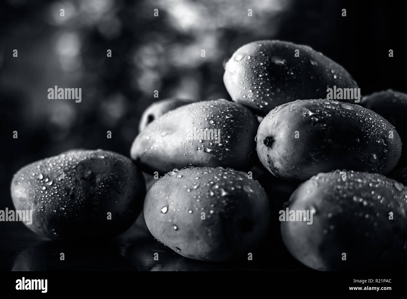 Kesar mangoes hi-res stock photography and images - Alamy