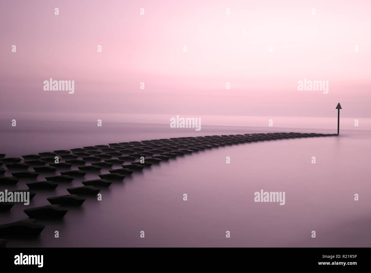 Curving shapes hi-res stock photography and images - Alamy