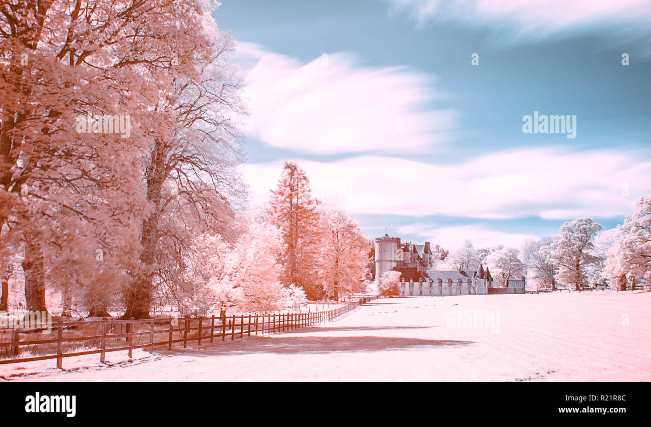 Scotland castle landscape hi-res stock photography and images - Alamy