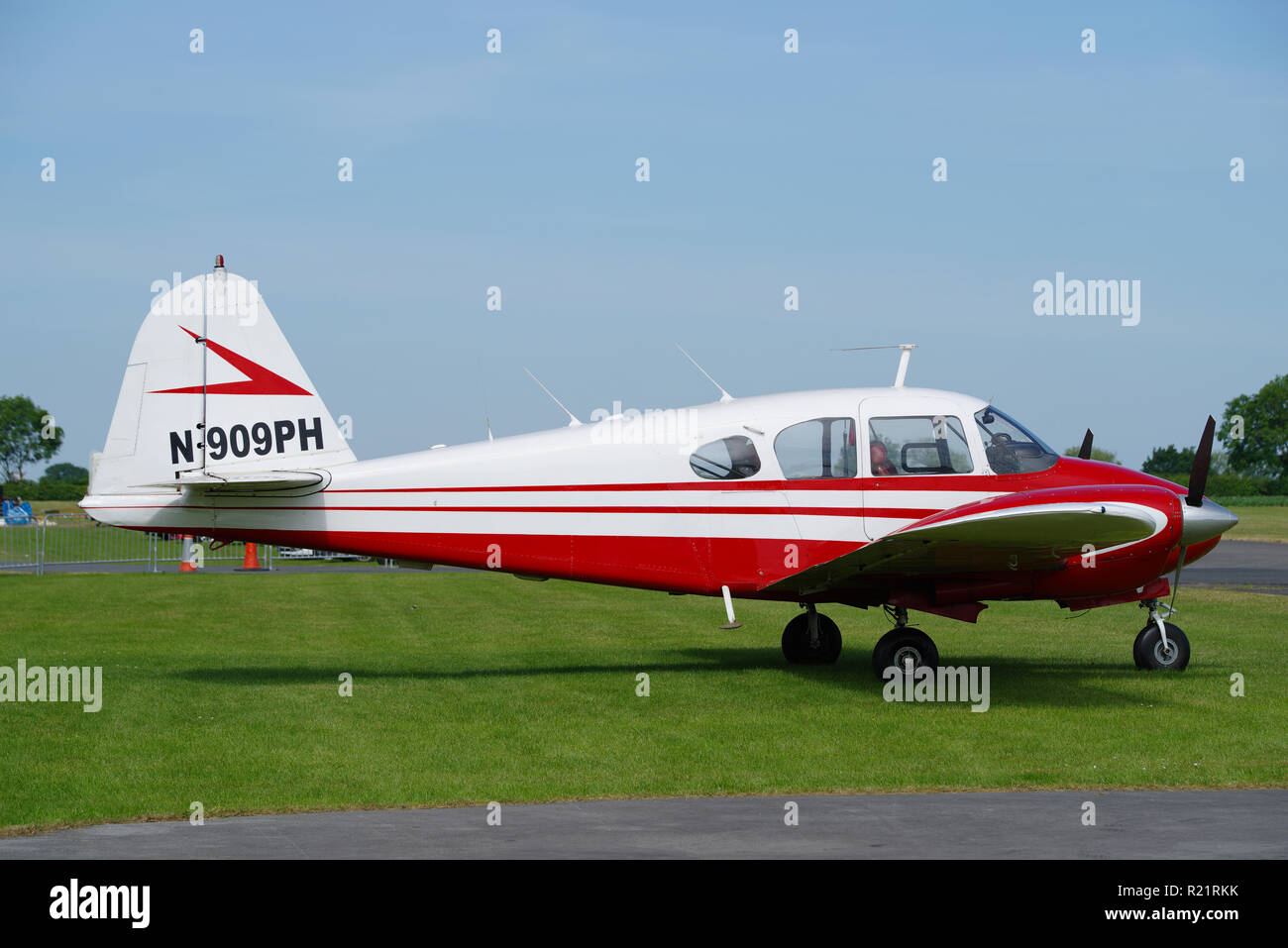 Apache Airplane High Resolution Stock Photography and Images - Alamy