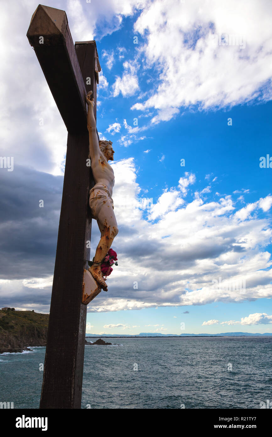 Cross at the sea hi-res stock photography and images - Alamy