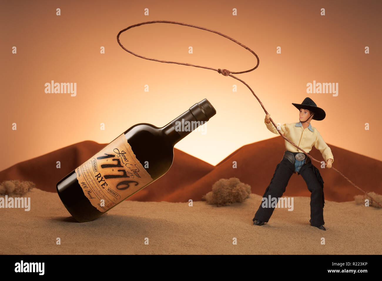 Mountain desert and cowboys hi-res stock photography and images - Alamy
