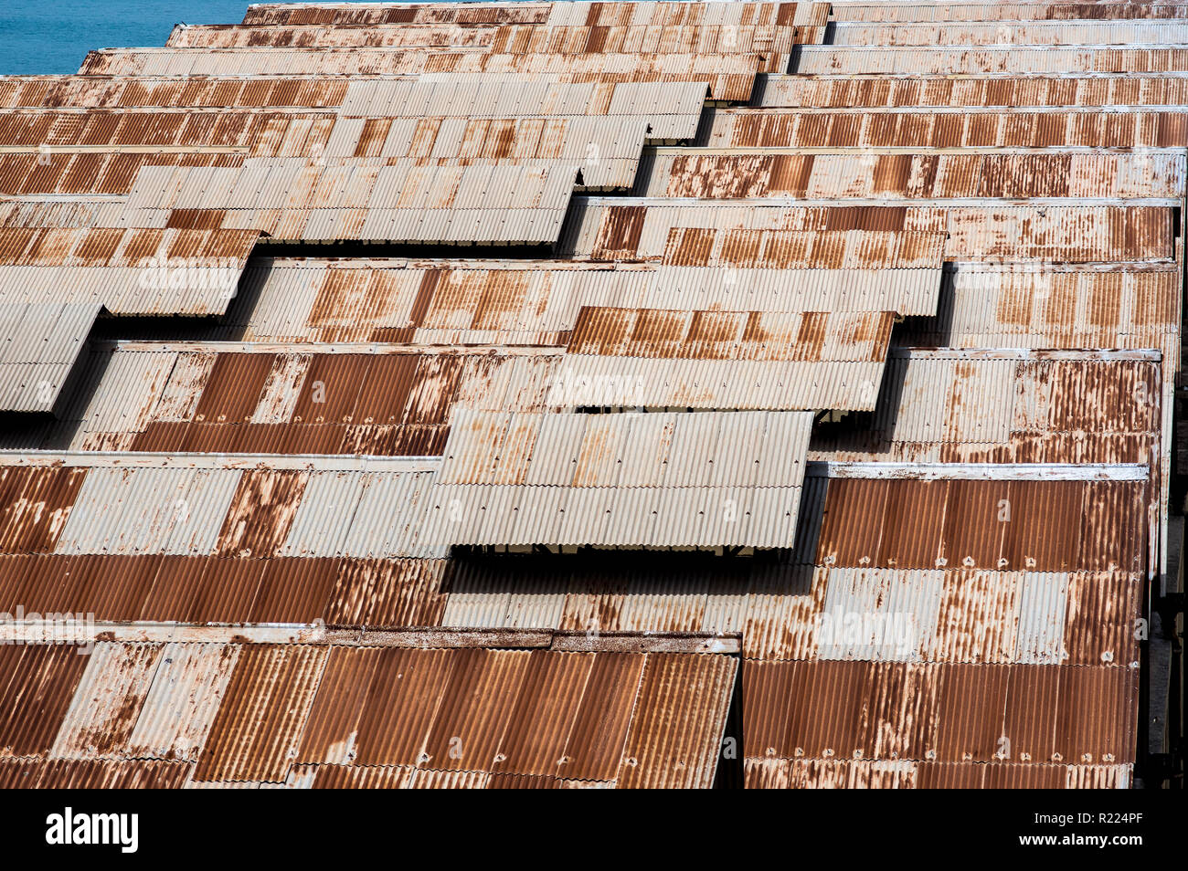 Metal roofs hi-res stock photography and images - Alamy