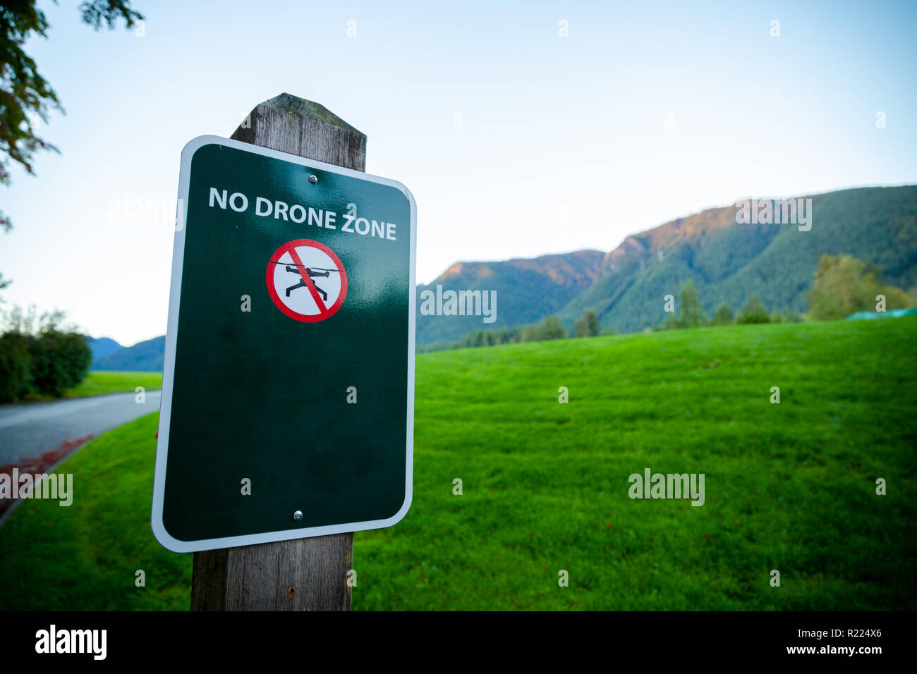 Aircraft stop sign hi-res stock photography and images - Alamy