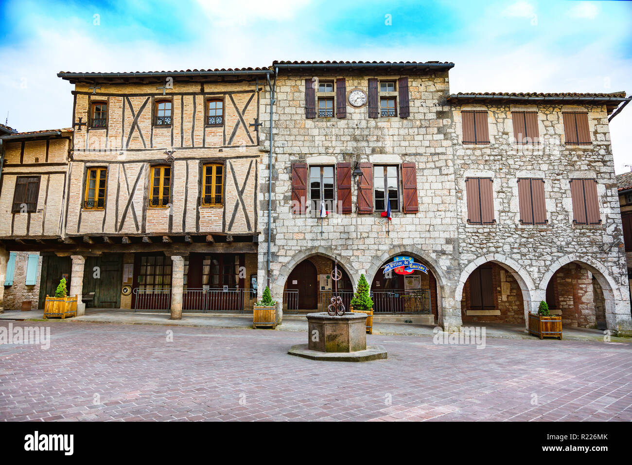 Medieval noble house hi-res stock photography and images - Alamy