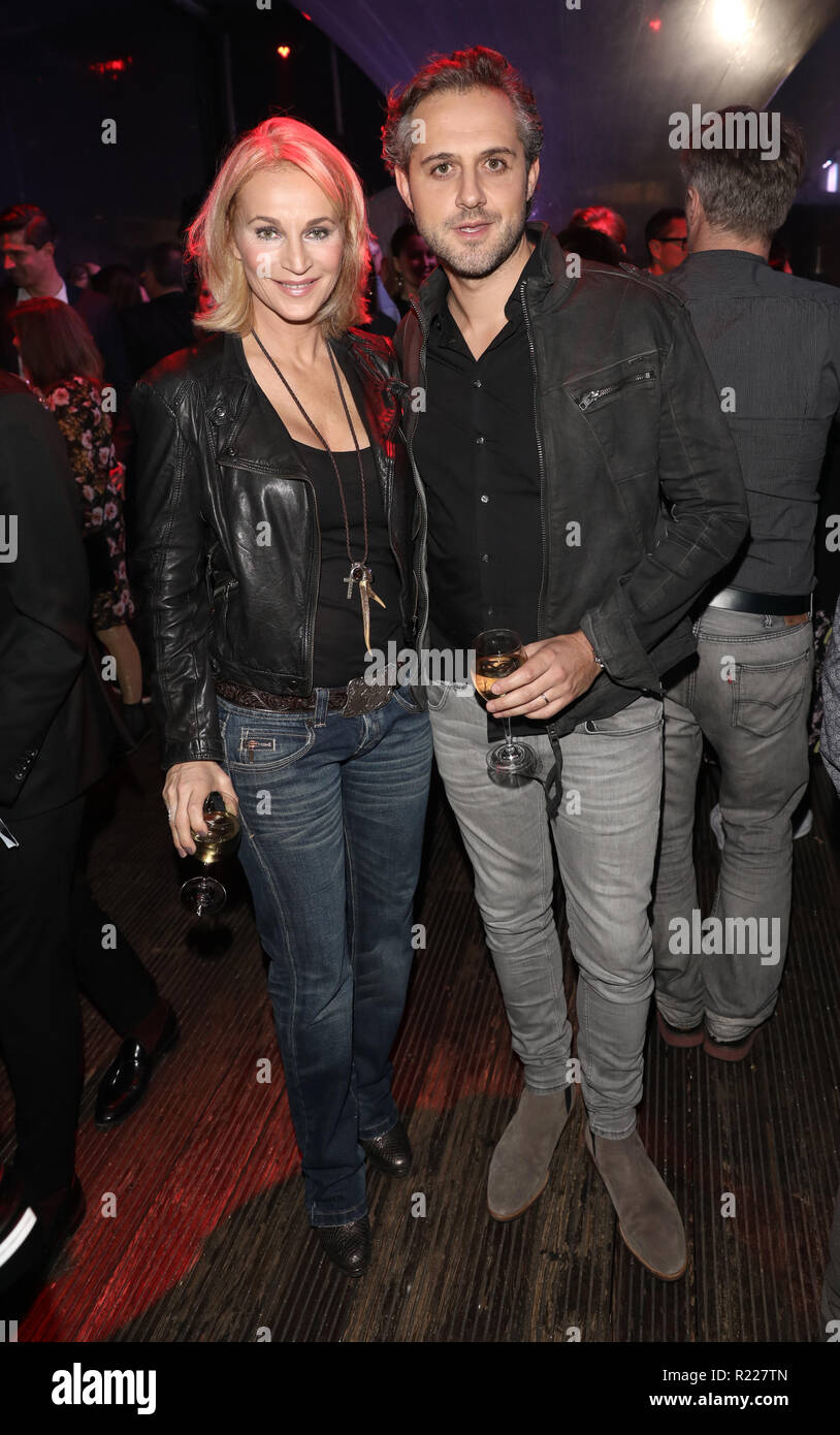 Berlin, Germany. 15th Nov, 2018. Caroline Beil and Mann Philipp Sattler ...