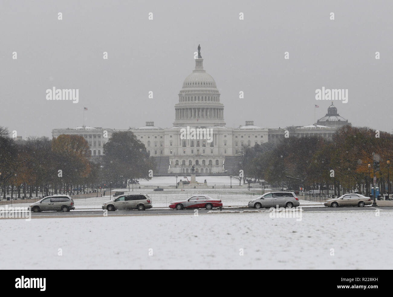 Washington, USA. 15th Nov, 2018. The Capitol Hill is seen in snow in ...