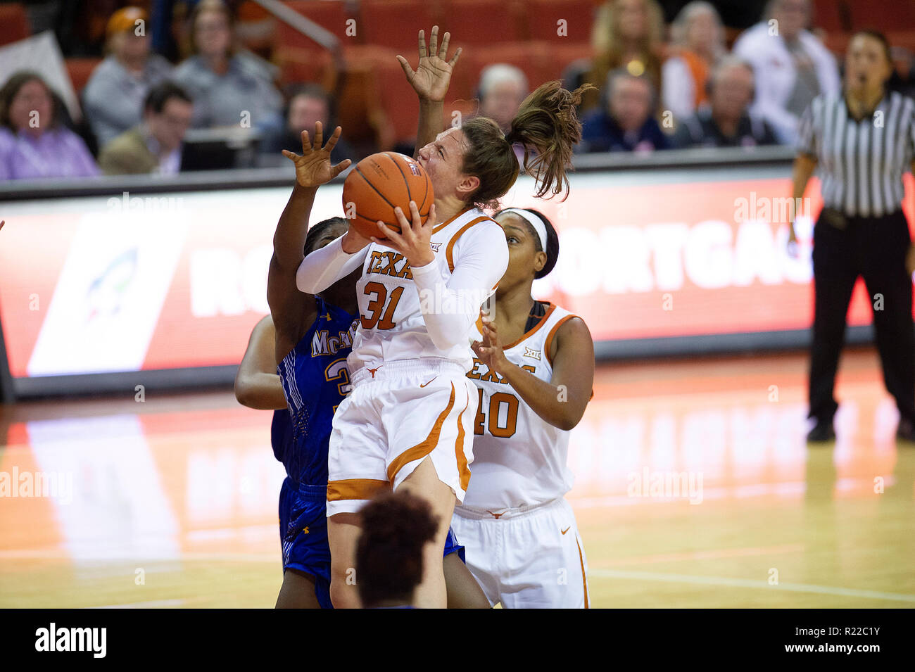 Austin, TX, USA. 15th Nov, 2018. Texas Longhorns Audrey Warren #31 in ...