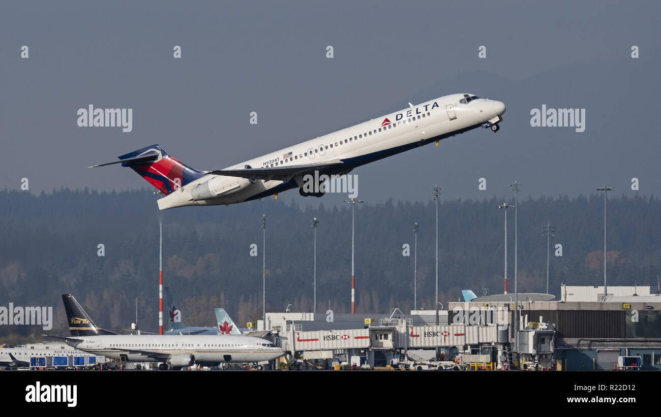 Boeing 717 231 hi-res stock photography and images - Alamy