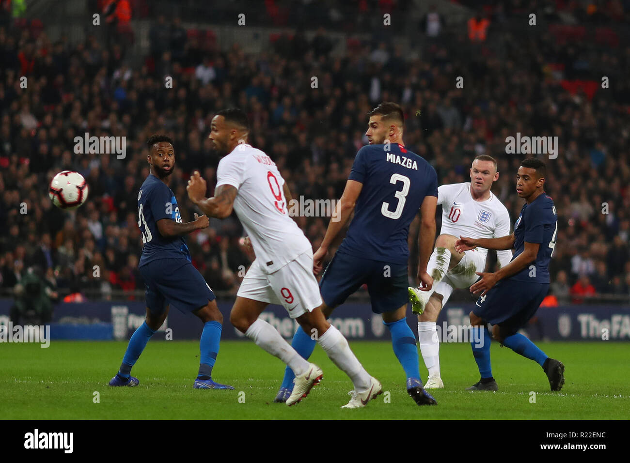Goal wembley stadium hi-res stock photography and images - Alamy