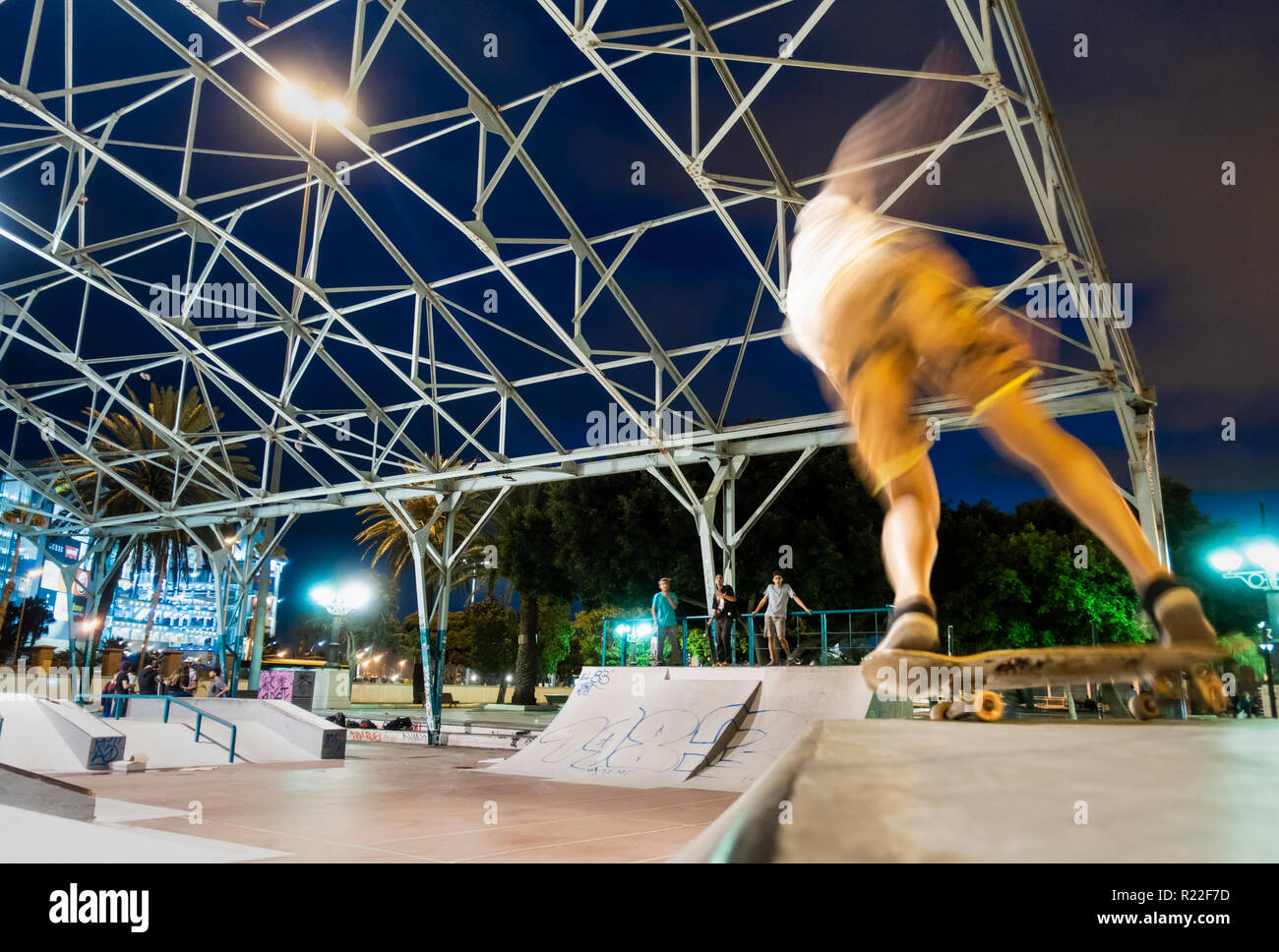 City skateboarding skatepark at night Stock Photo - Alamy