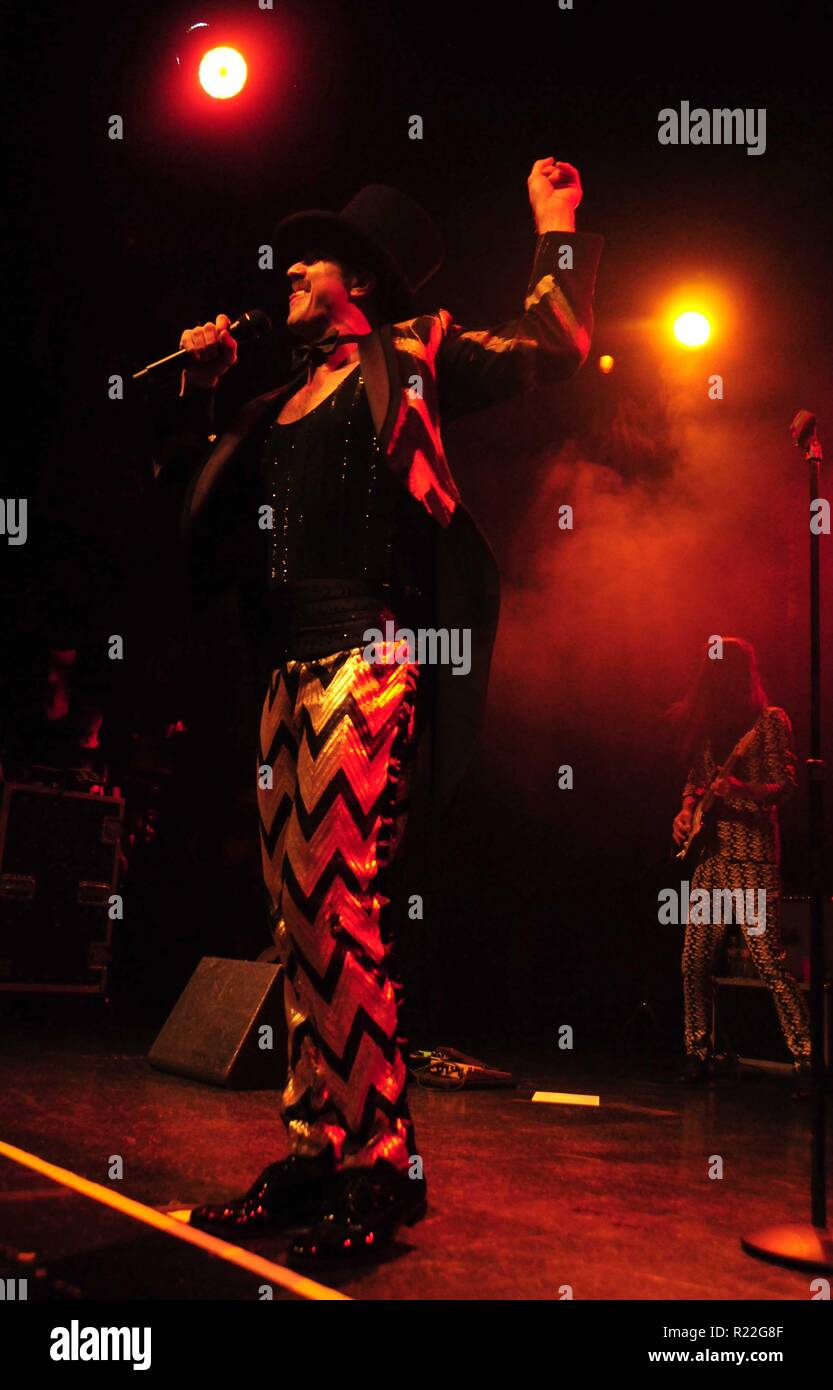 Los Angeles, California, USA. 15th November, 2018. NOVEMBER 15: Singer ...