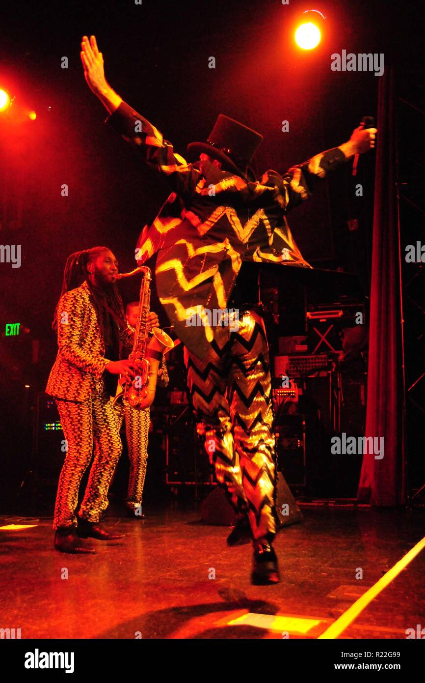 Los Angeles, California, USA. 15th November, 2018. NOVEMBER 15: Singer ...