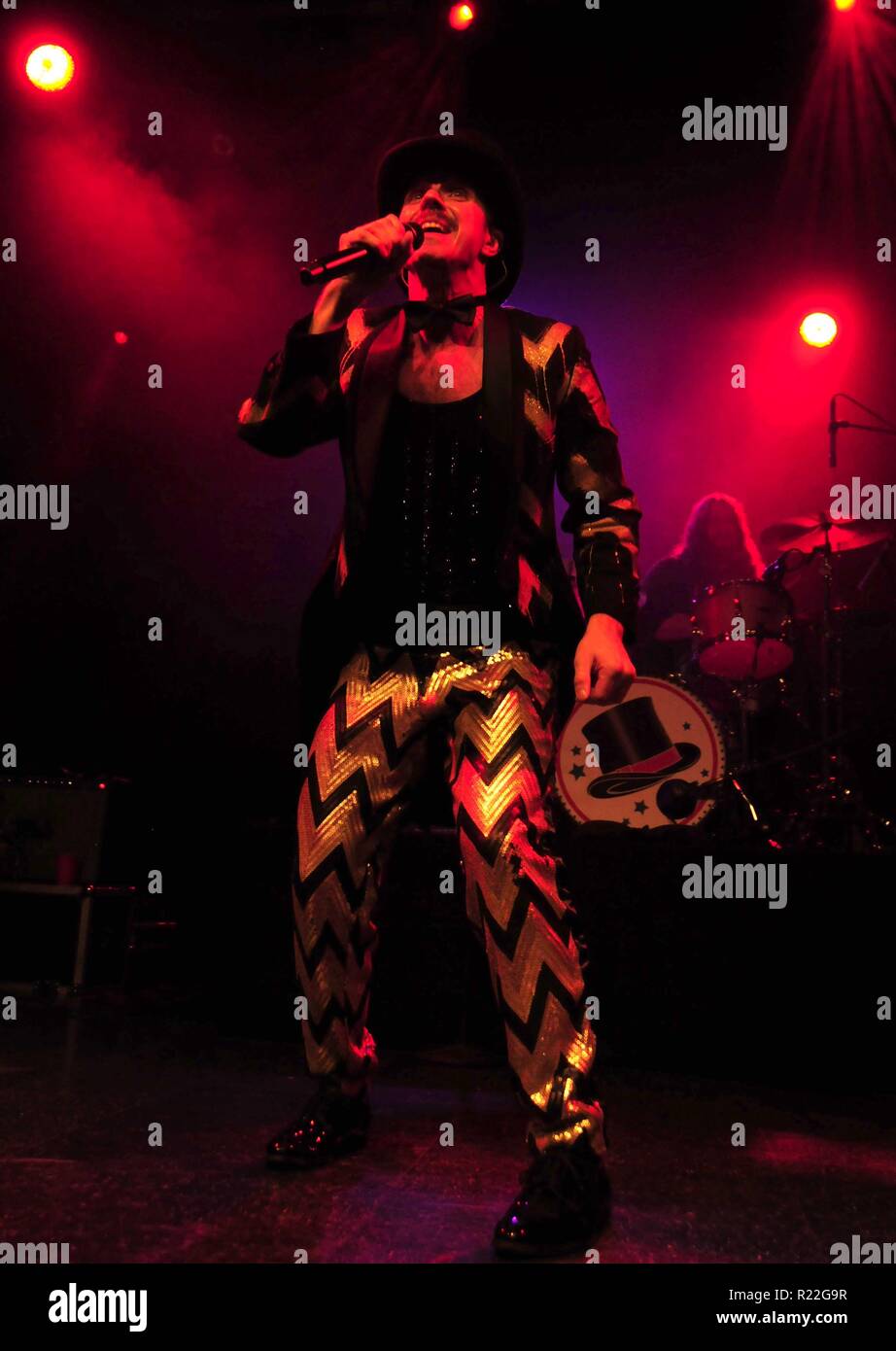 Los Angeles, California, USA. 15th November, 2018. NOVEMBER 15: Singer ...