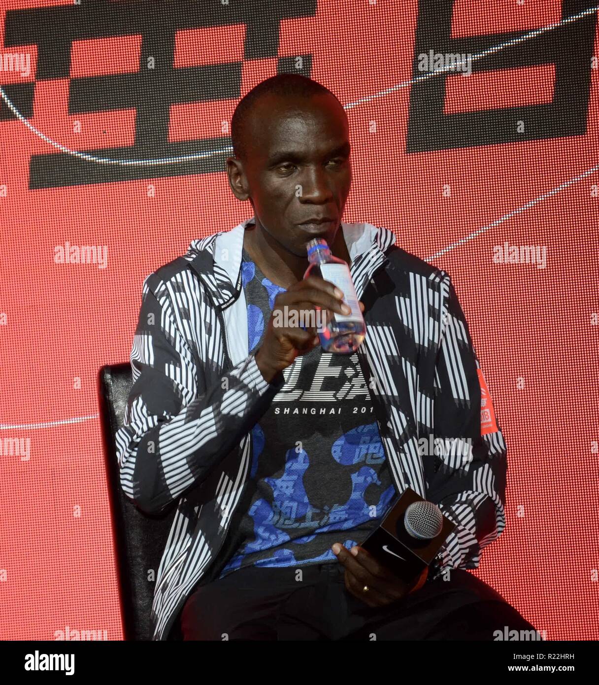 Shangha, Shangha, China. 16th Nov, 2018. Shanghai, CHINA- Kenyan long ...
