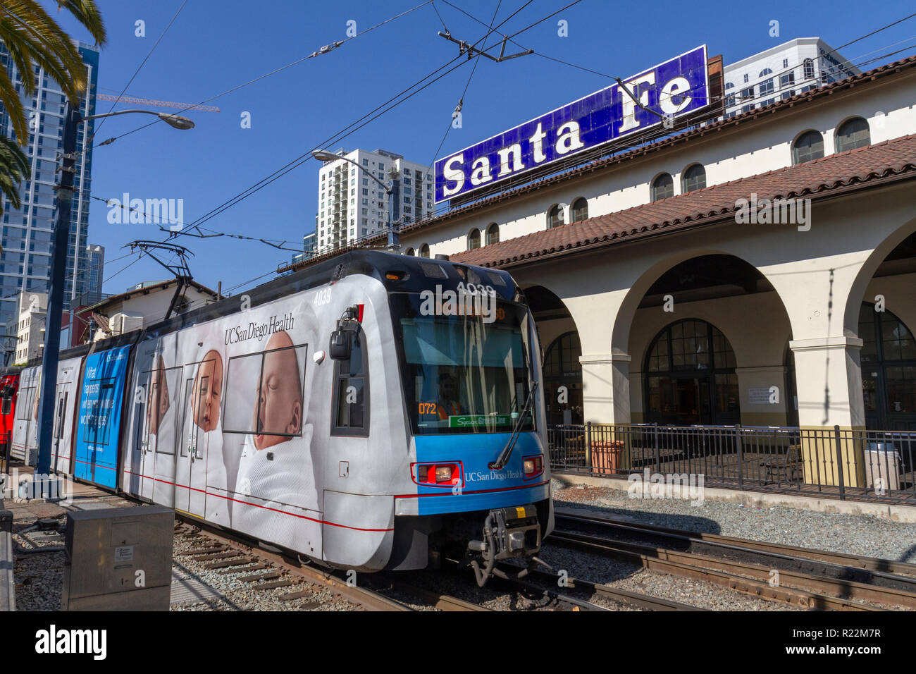 A Green Line train passing through Santa Fe Depot station in downtown ...