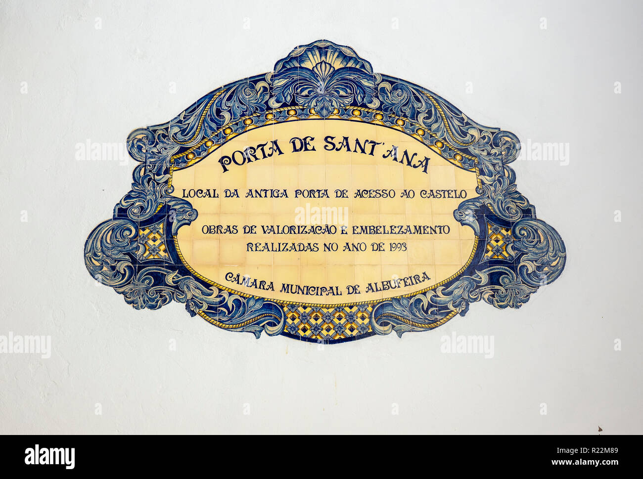 Albufeira street old town hi-res stock photography and images - Alamy