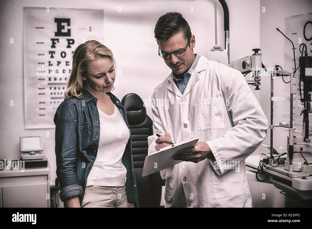 Eye test chart machine hi-res stock photography and images - Alamy