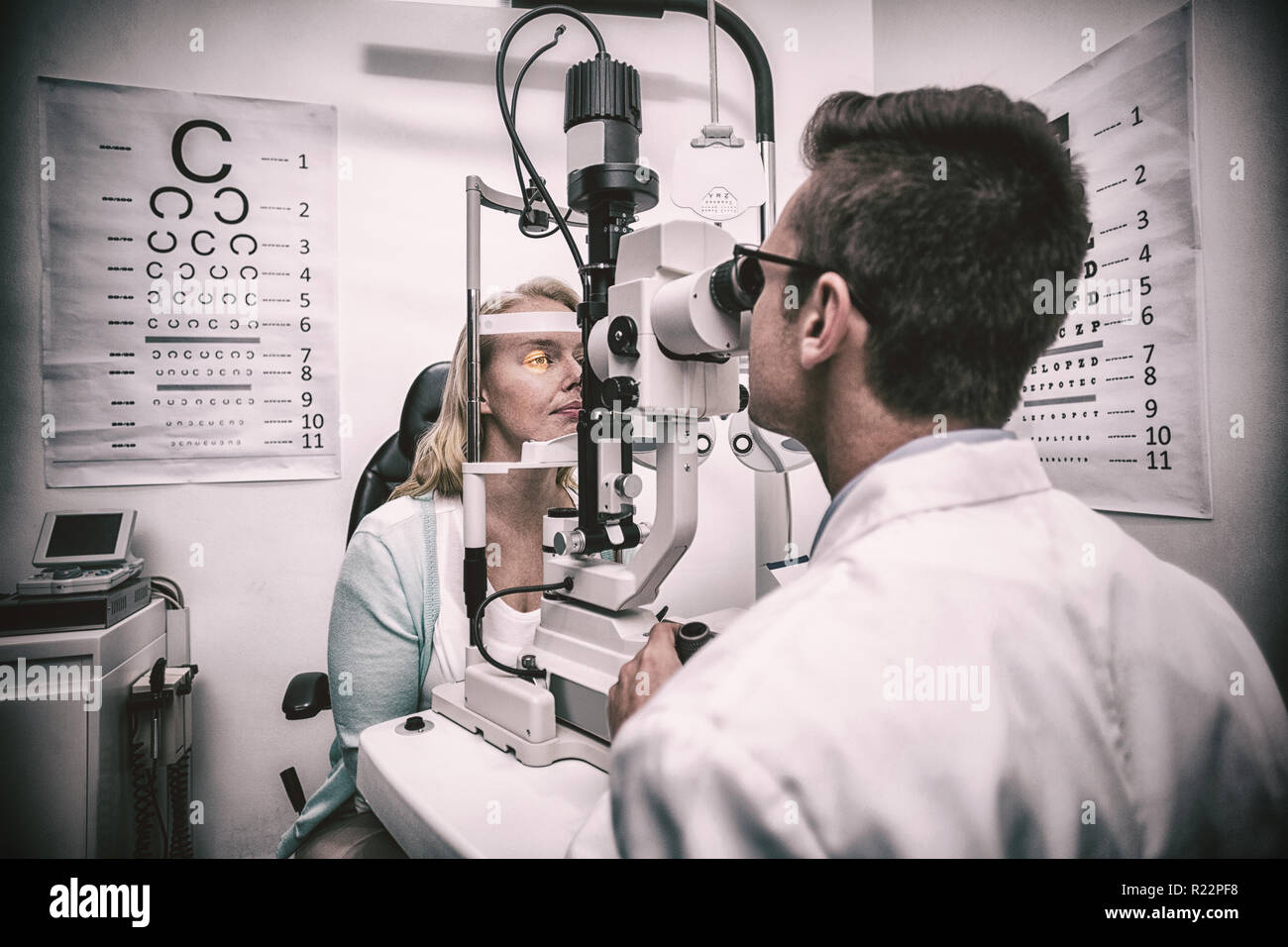 Slit lamp hi-res stock photography and images - Alamy