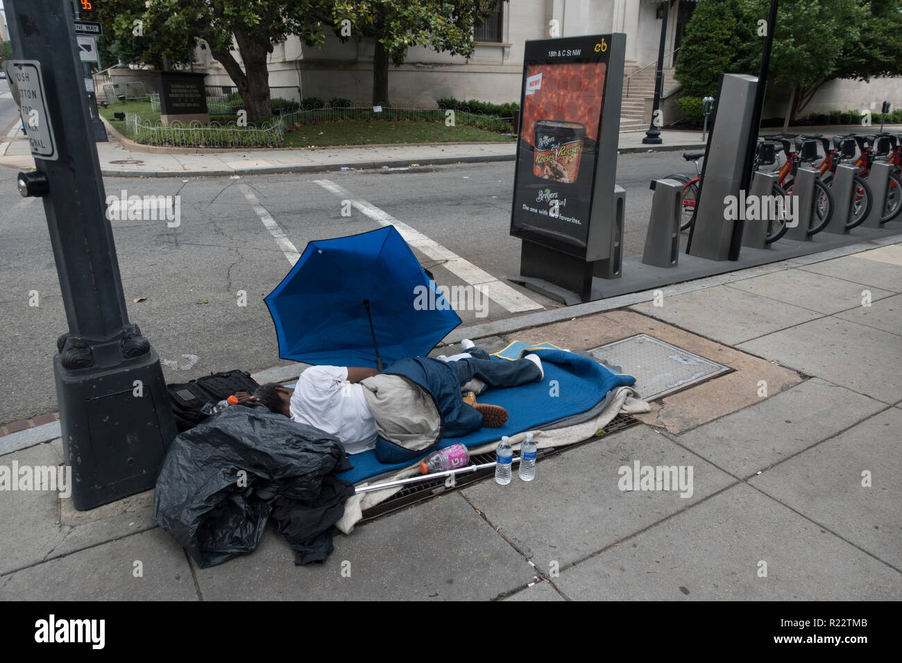 Homeless washington dc man hi-res stock photography and images - Alamy